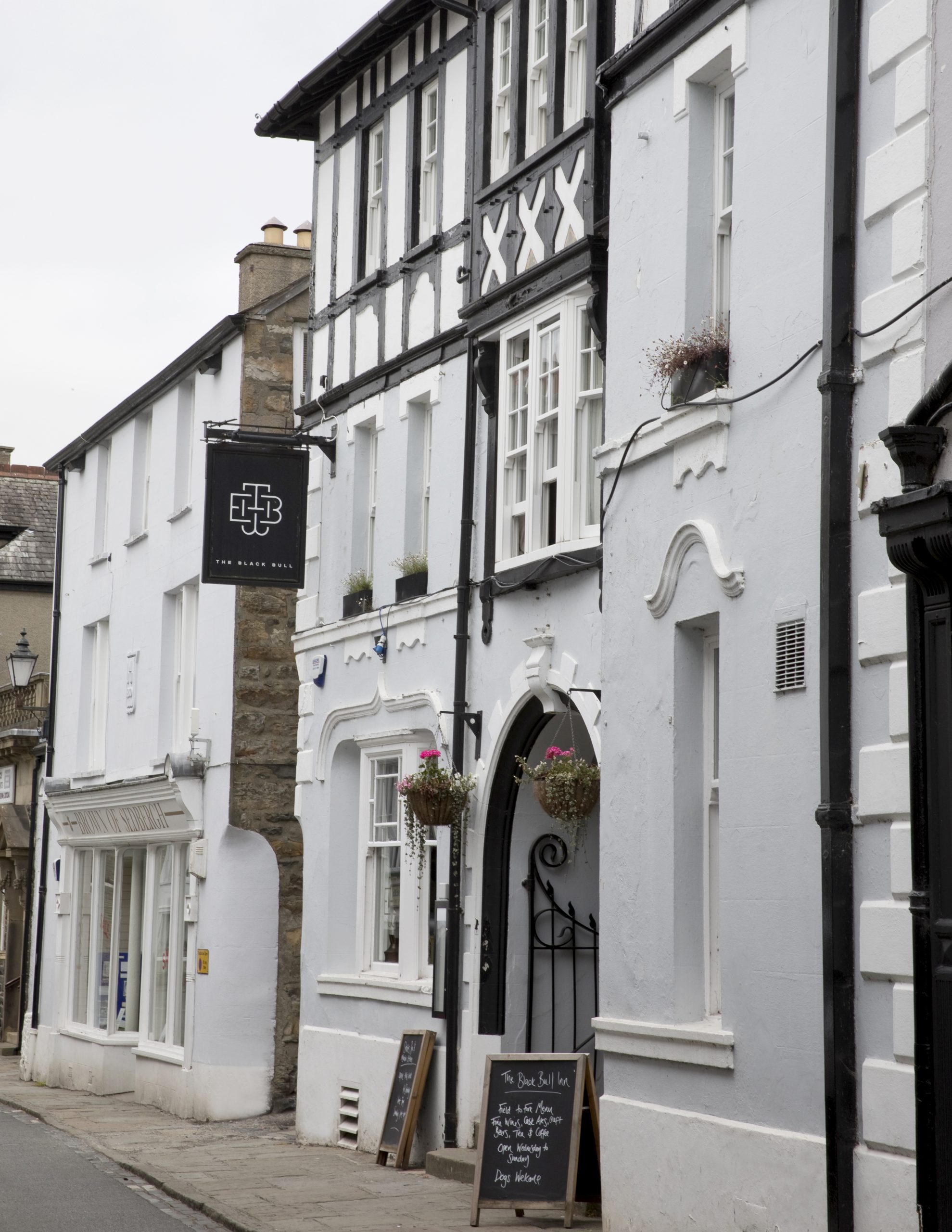 THE BEST OF BOTH WORLDS...... - Leeds Guide